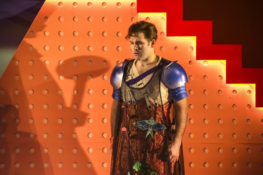 Magic Flute with chaotic youth energy – Opera Scene
